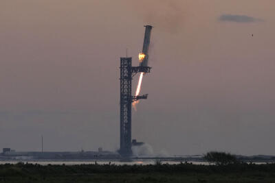 SPACEX catches Starship Booster on launchpad - ABC listen