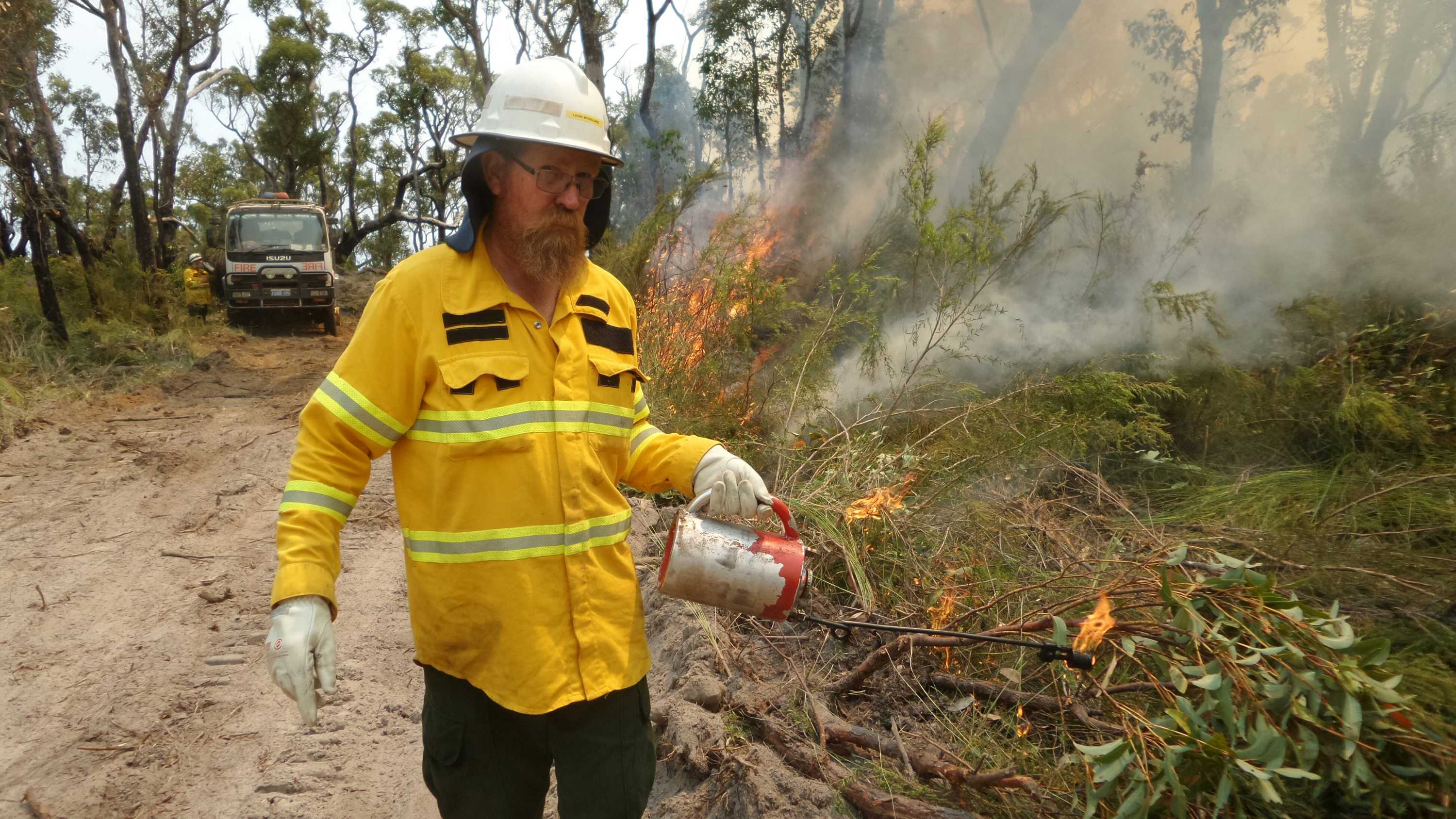 Northcliffe bushfire: Highway remains closed as crews gain upper hand ...