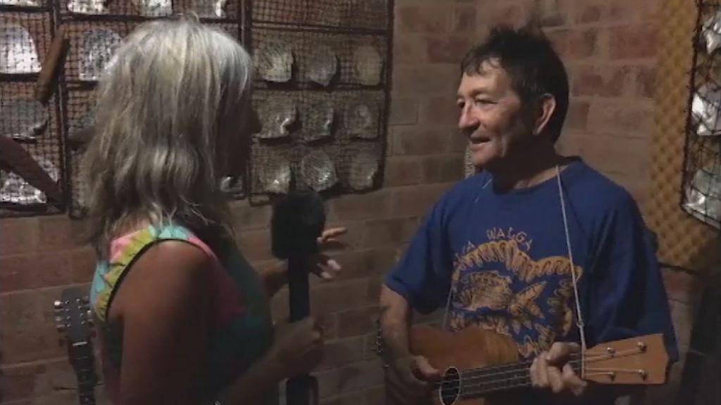 Fiona Poole talks to Alan Pigram from Pearl Shell Studio in Broome ...