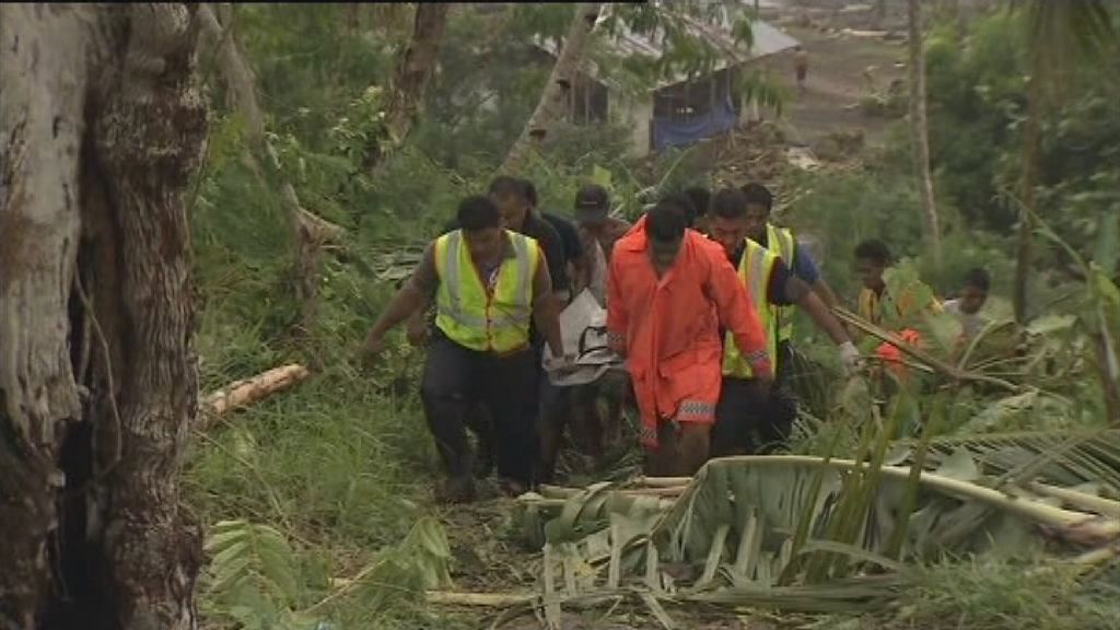 Fijians prepare for 'extremely bad' Cyclone Evan - ABC News