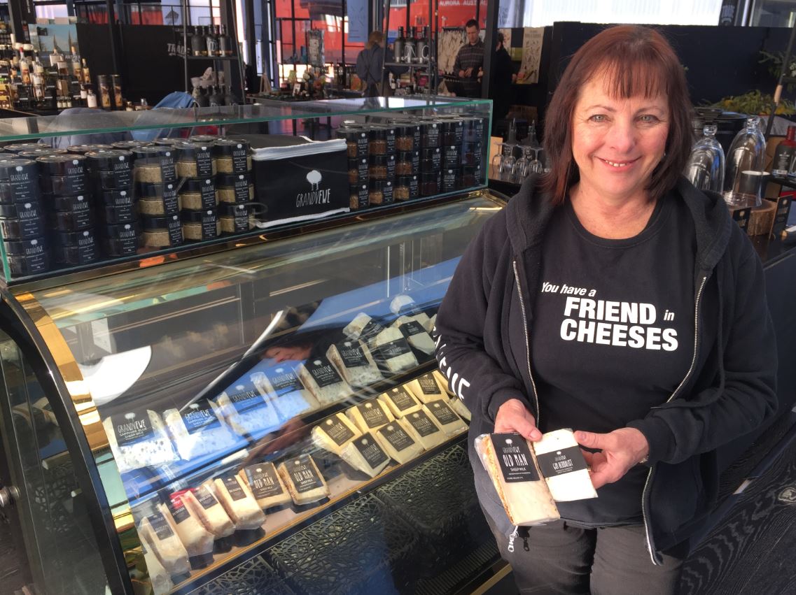 Tasmanian cheesemaker replaces plastic with compostable wrap - ABC Radio