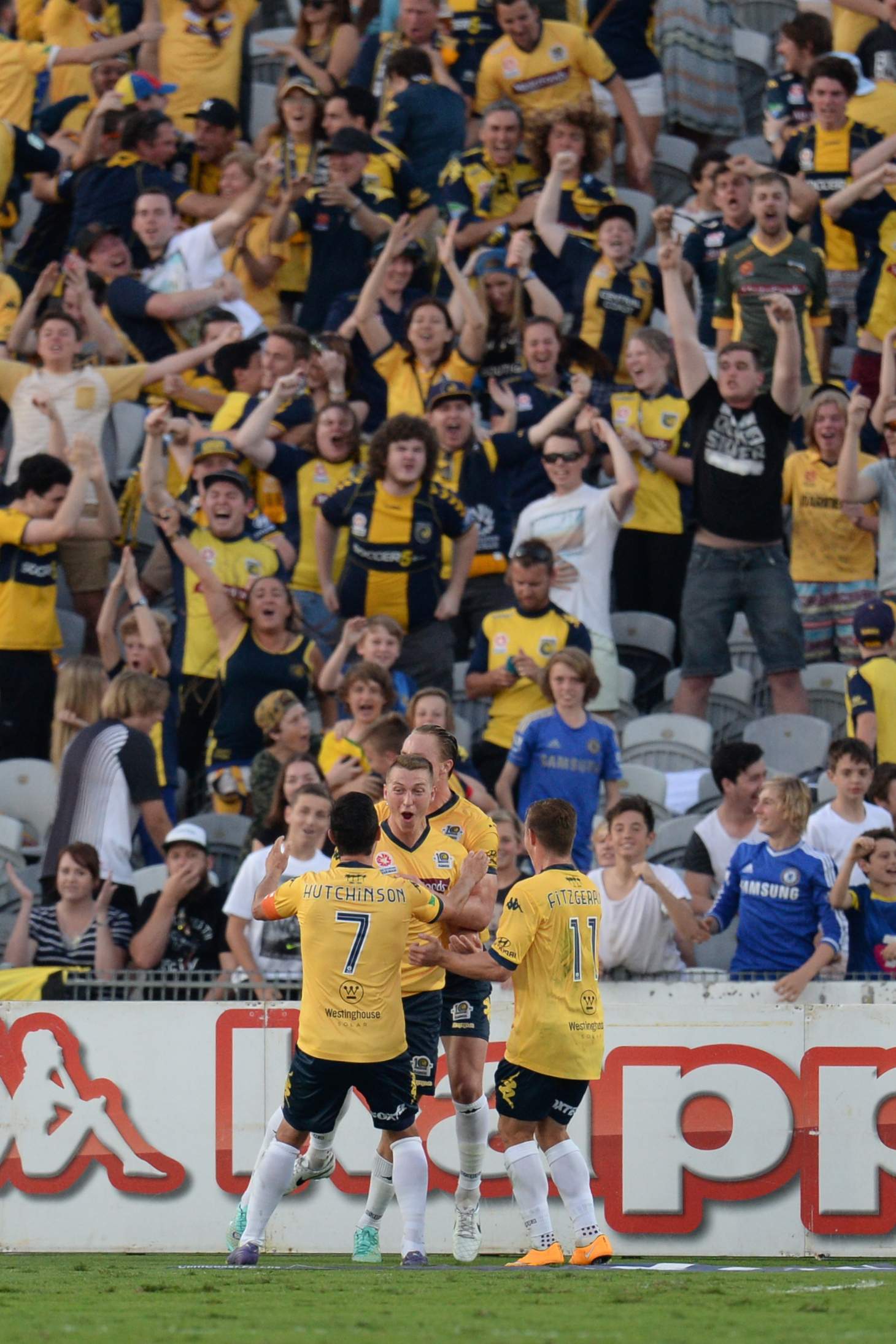 Central Coast Mariners snatch 1-0 win at death against Newcastle Jets ...