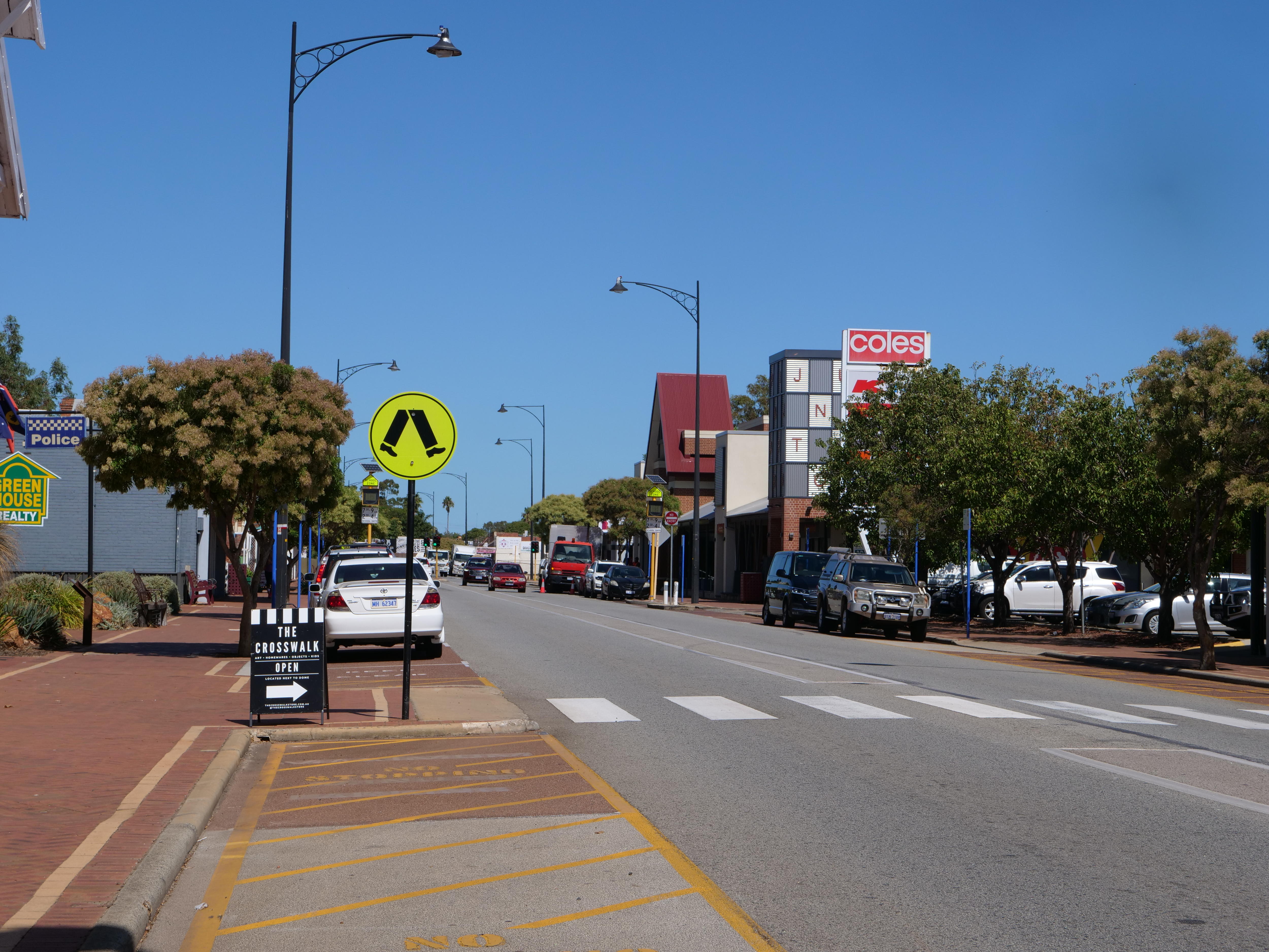 WA Police respond to reports man armed with a firearm in Pinjarra - ABC ...