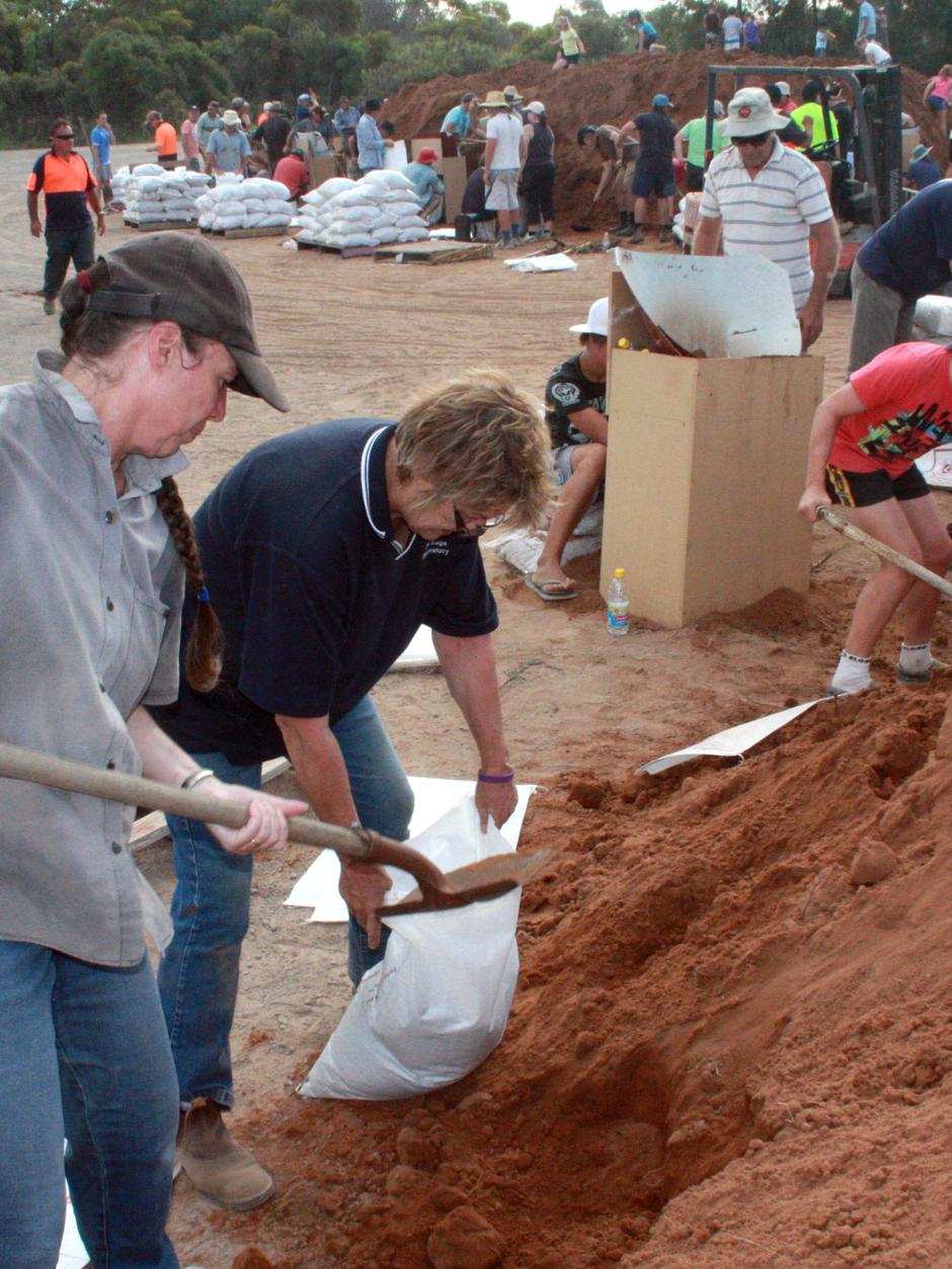 Black waters creep across Victoria - ABC listen