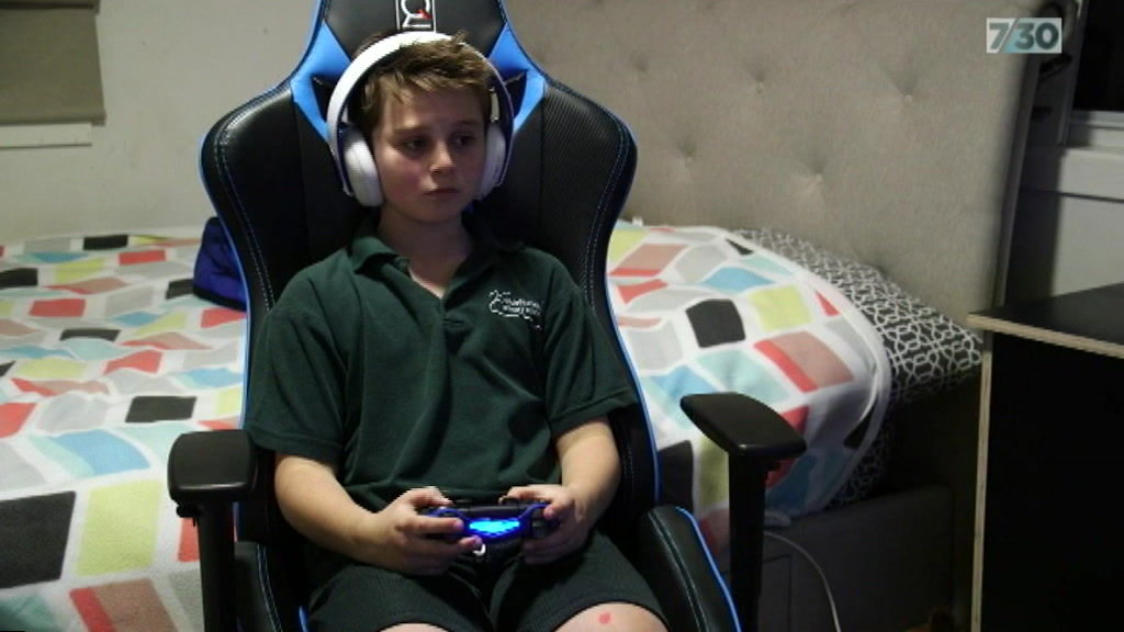 Riley Holzinger playing Fortnite - ABC News
