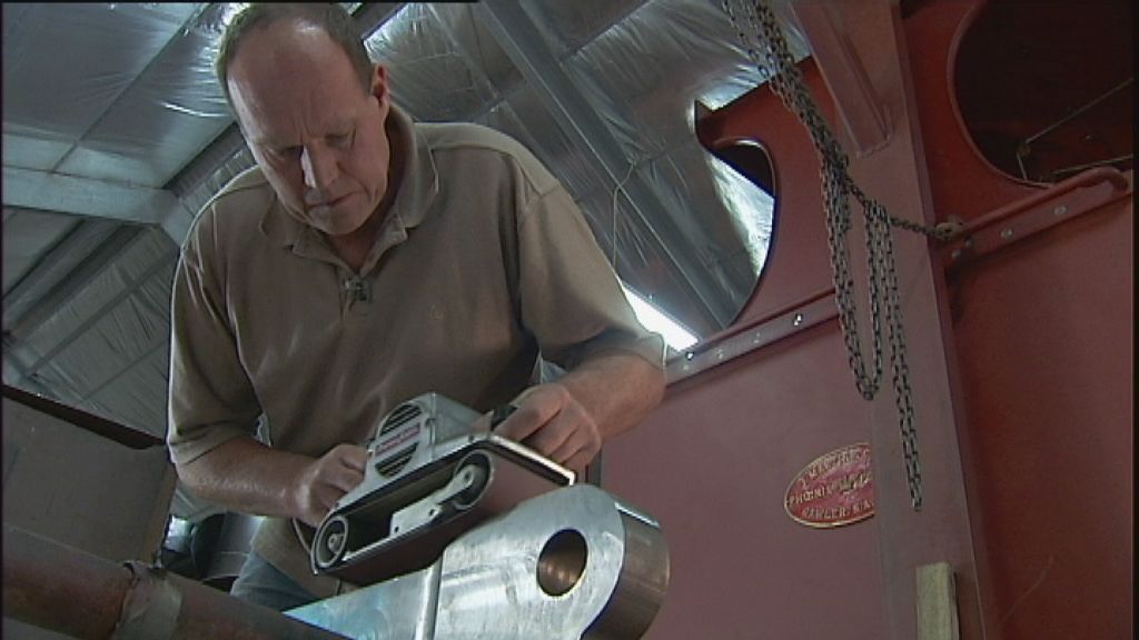 Amazing backyard build - ABC News