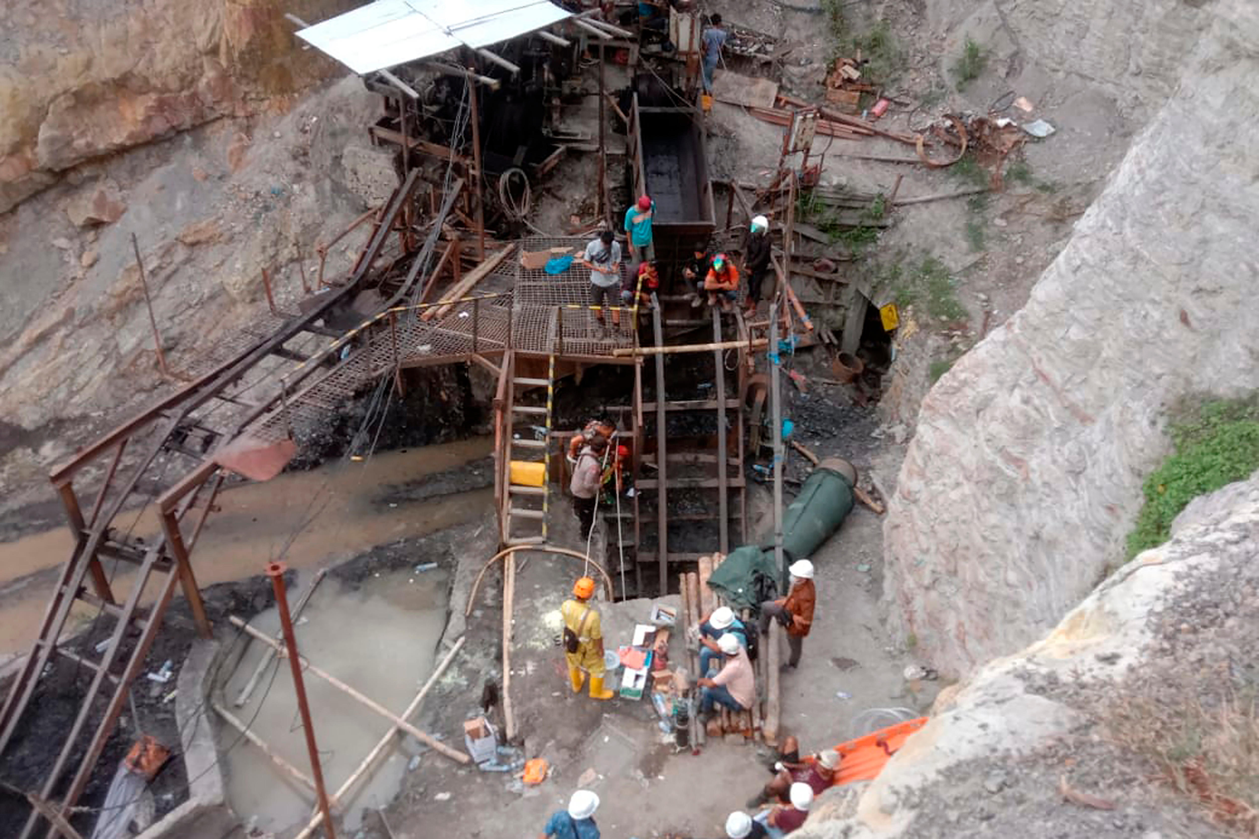 Ten miners killed and four rescued after coal mine explosion in ...
