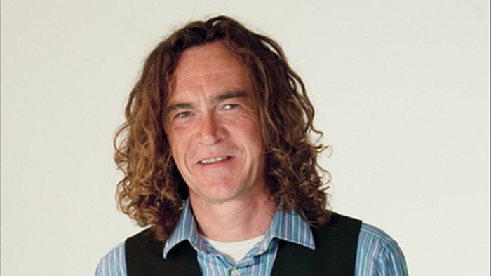 UK 'Teacher of the Year' Phil Beadle harnesses students' curiosity - ABC listen