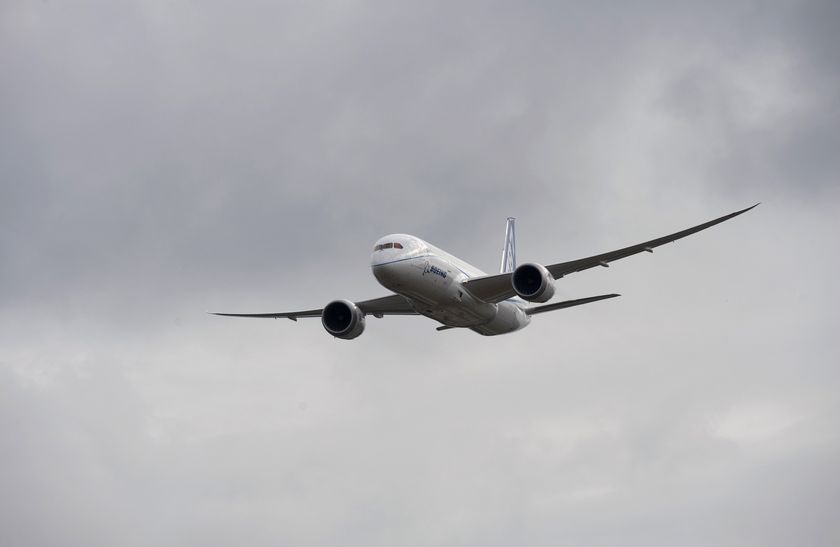 Boeing Dreamliner makes international debut - ABC News
