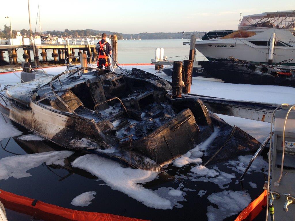 Power boats destroyed by fire at Toronto on NSW mid north coast - ABC News