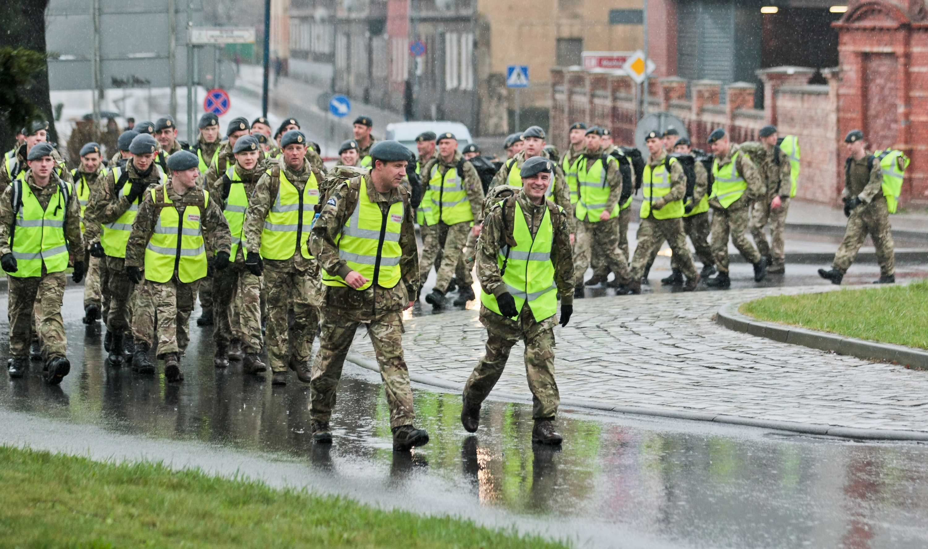 British airmen march again to commemorate The Great Escape - ABC News