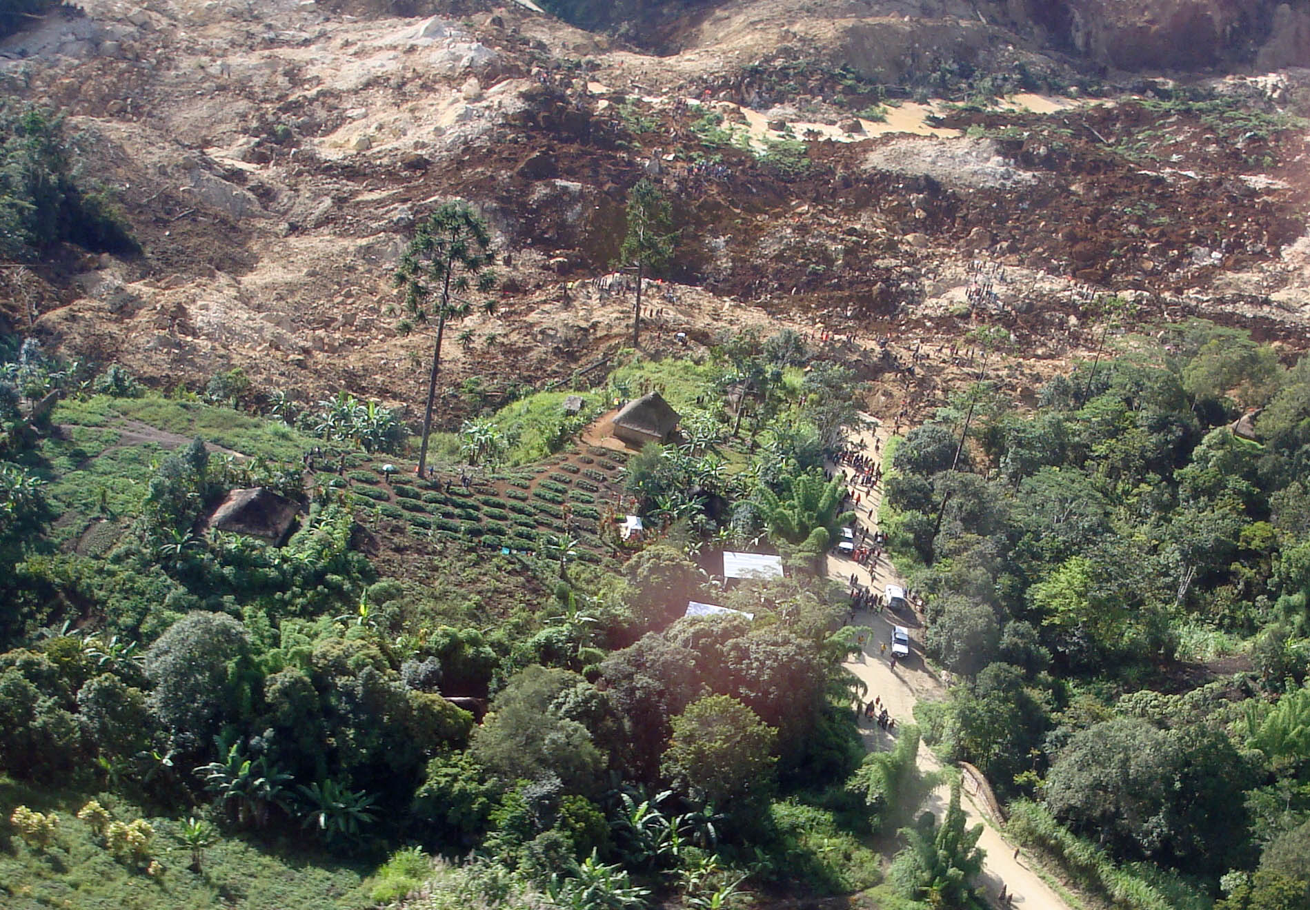 Landslide victims still waiting for help in PNG's Morobe province - ABC ...