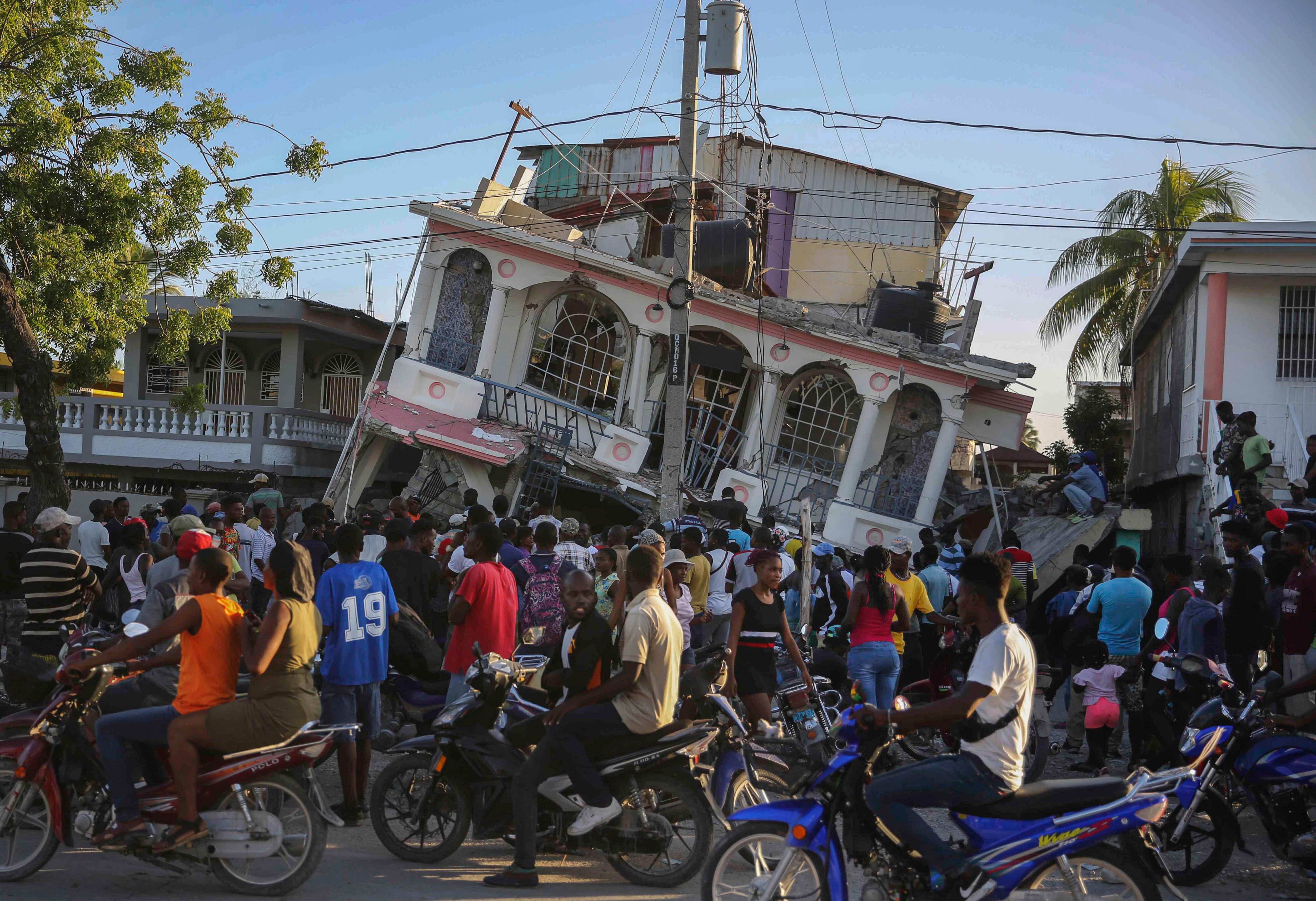 Death toll from Haiti earthquake soars above 700 with thousands injured ...