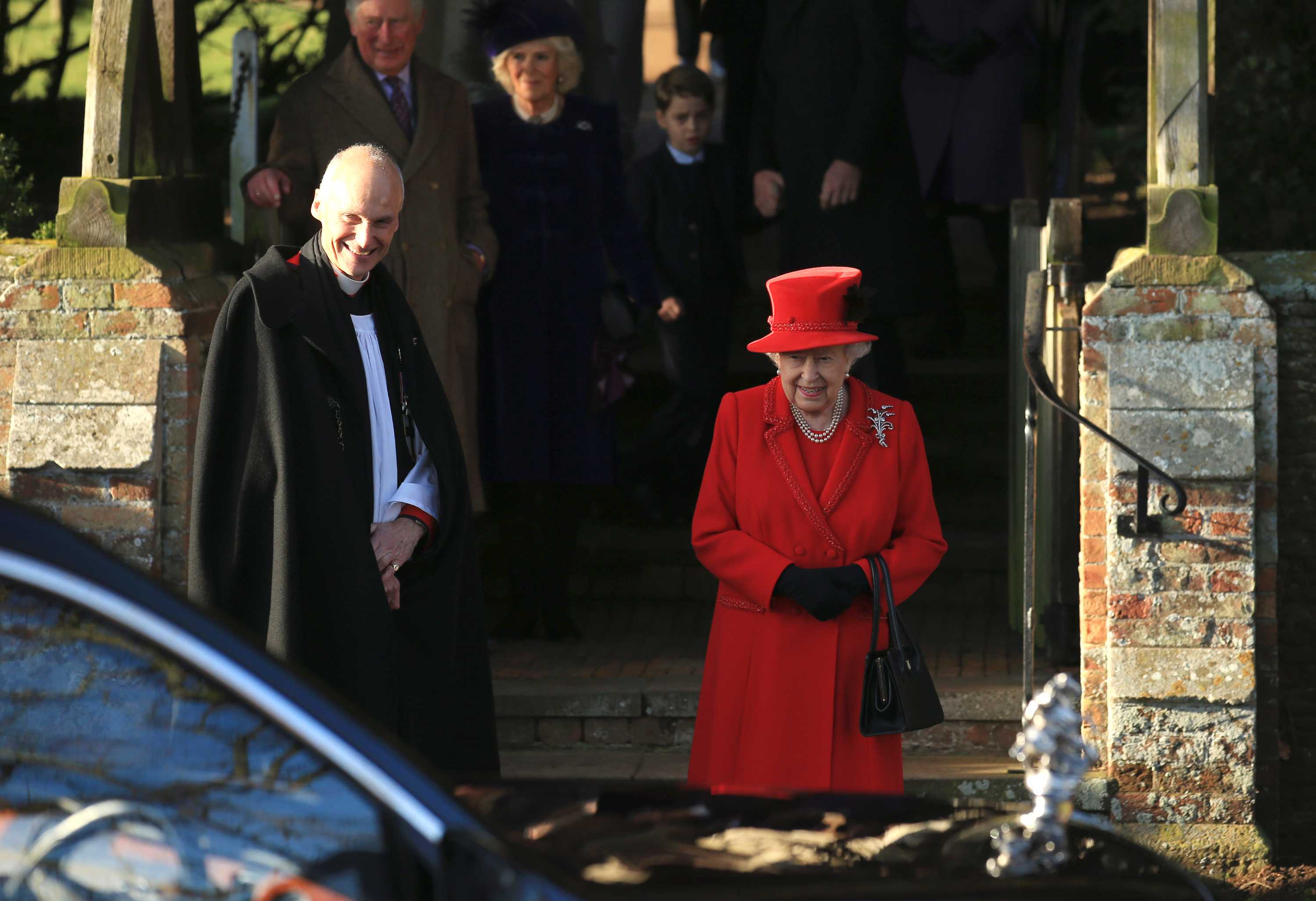 Queen Elizabeth's Christmas message airs as British Royal family ...