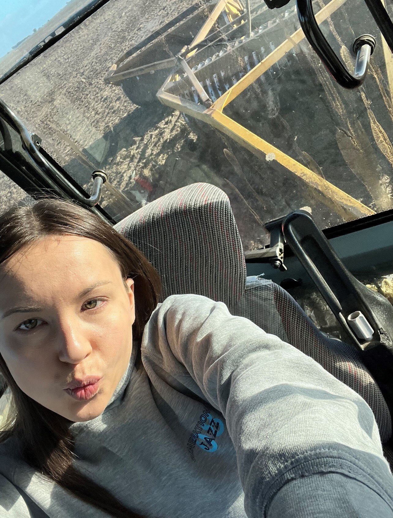 Model Tully Heinrich swaps farming for fashion as she lives her dream ...