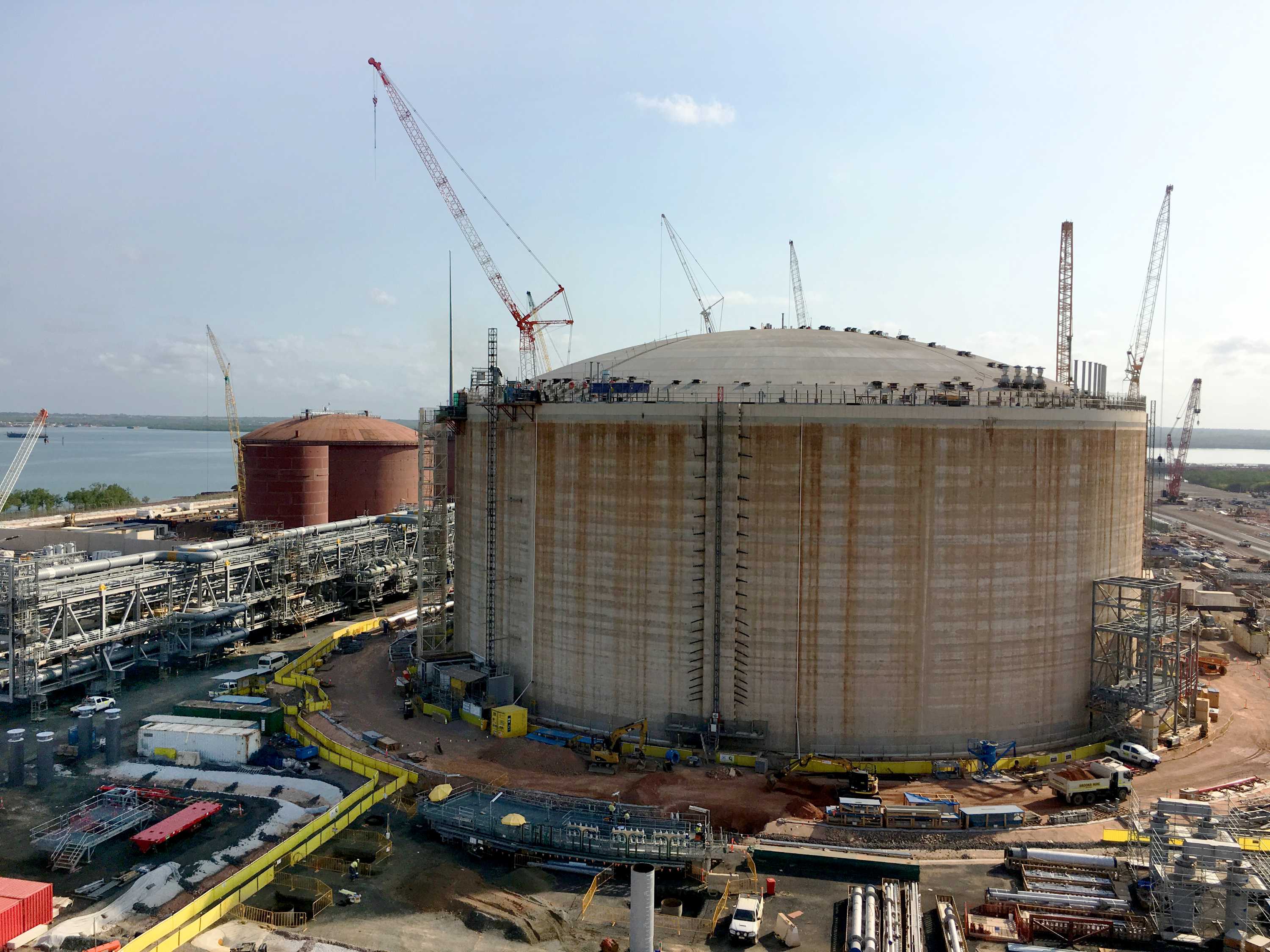 Capex: Business investment keeps falling, but plans beat expectations ...