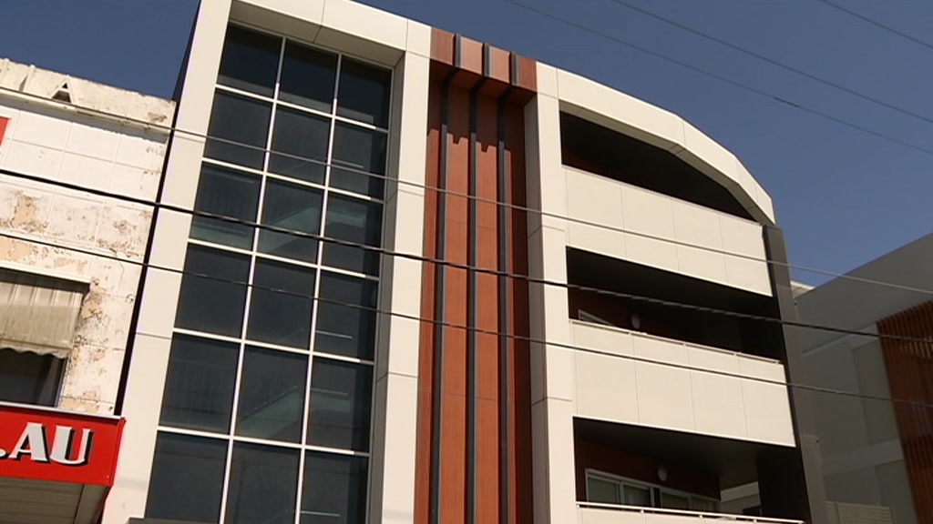 Combustible cladding removal costs leave Melbourne apartment owners in ...
