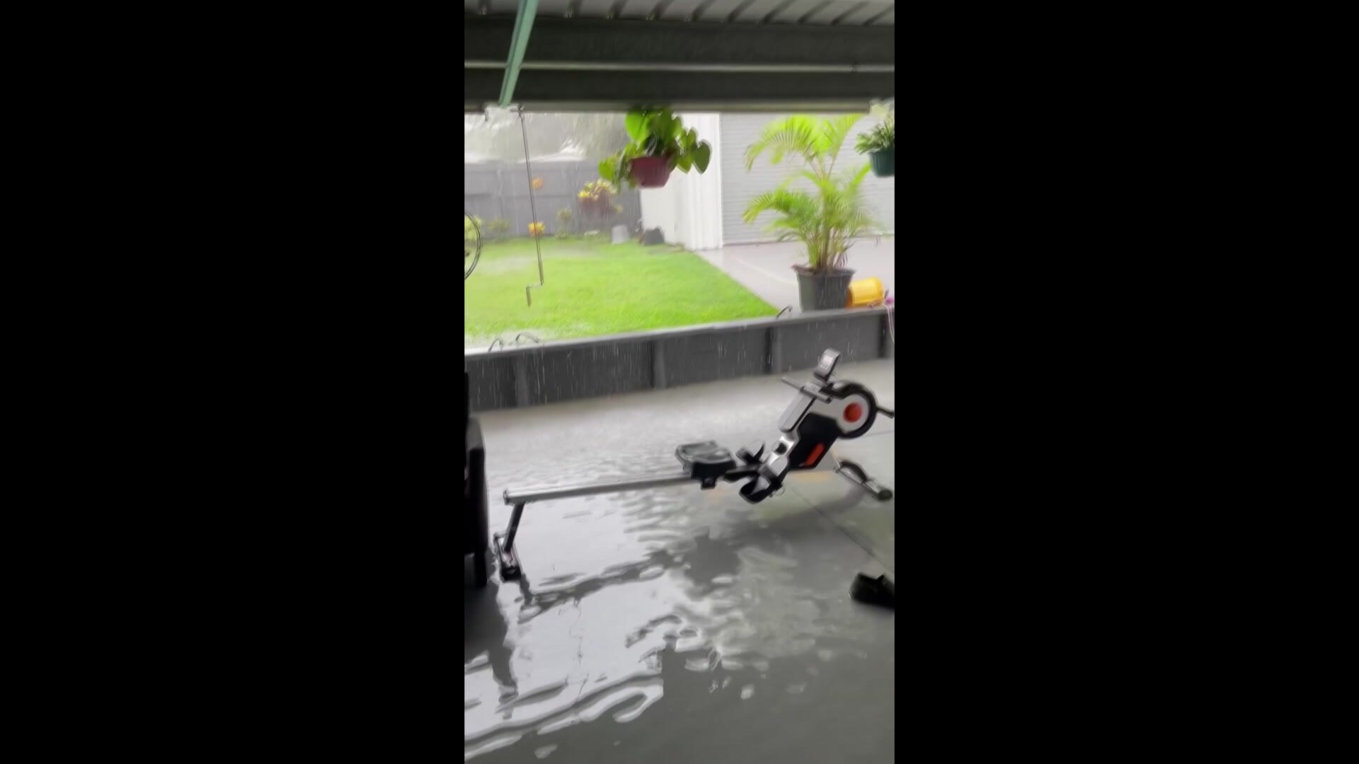 Rowing machine comes to life in Mackay during Cyclone Koji - ABC News