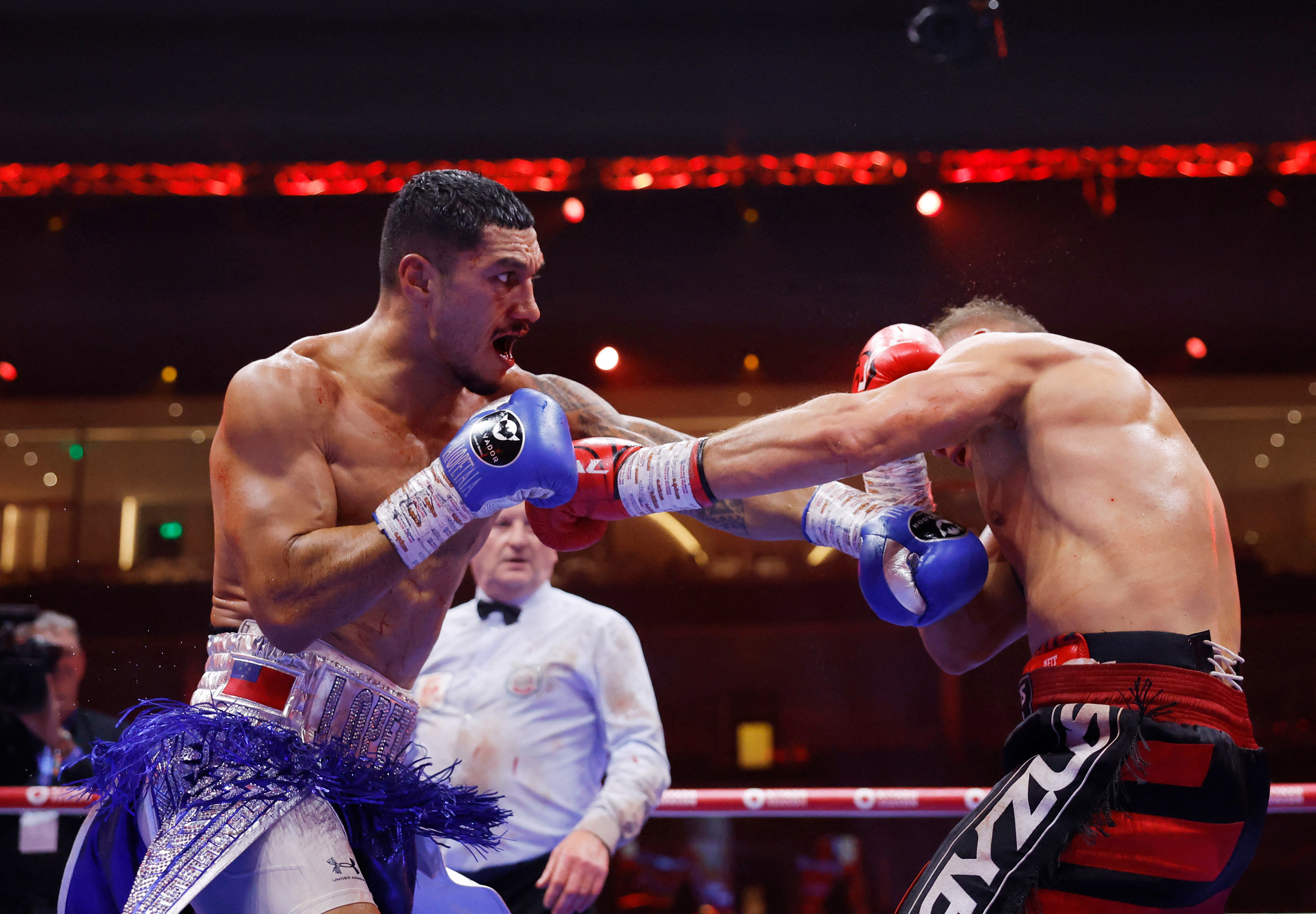 Oleksandr Usyk defeats Tyson Fury to become undisputed heavyweight ...