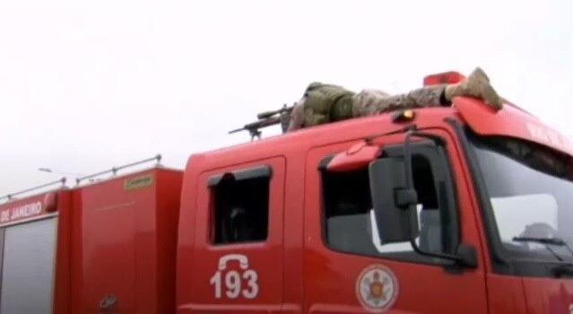 Police sniper kills man who hijacked a bus and took 37 people hostage ...