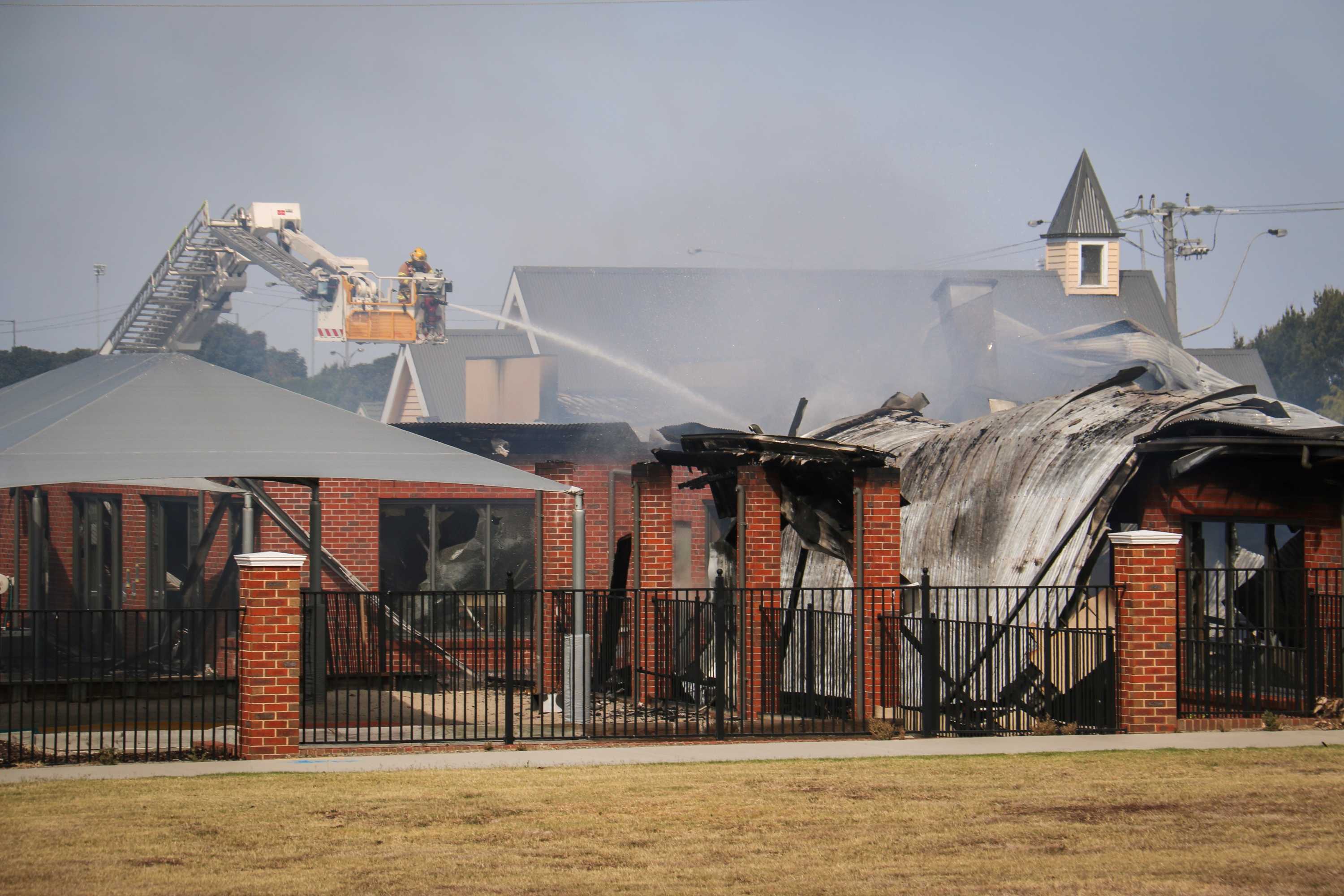 Large fire destroys building in Melbourne retirement village - ABC News