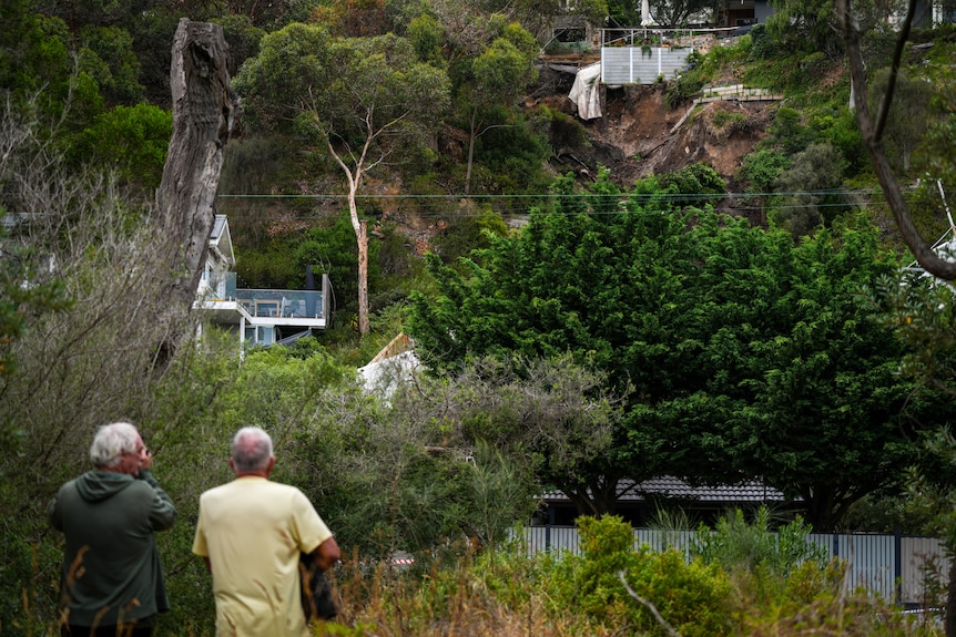 Water gushed for weeks before McCrae landslide destroyed a home ... Water gushed for weeks before McCrae landslide destroyed a home ...