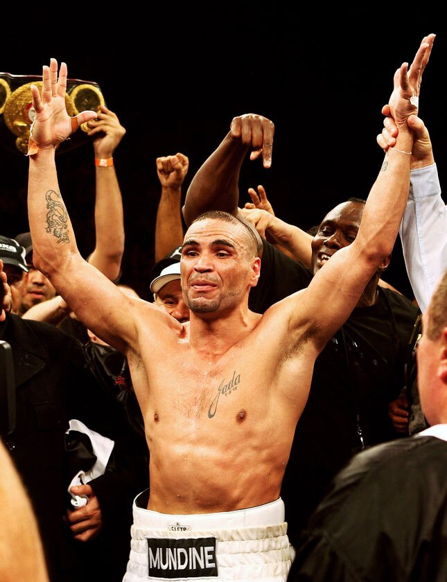 Mundine smashes Japan's 'Crazy Kim' - ABC News