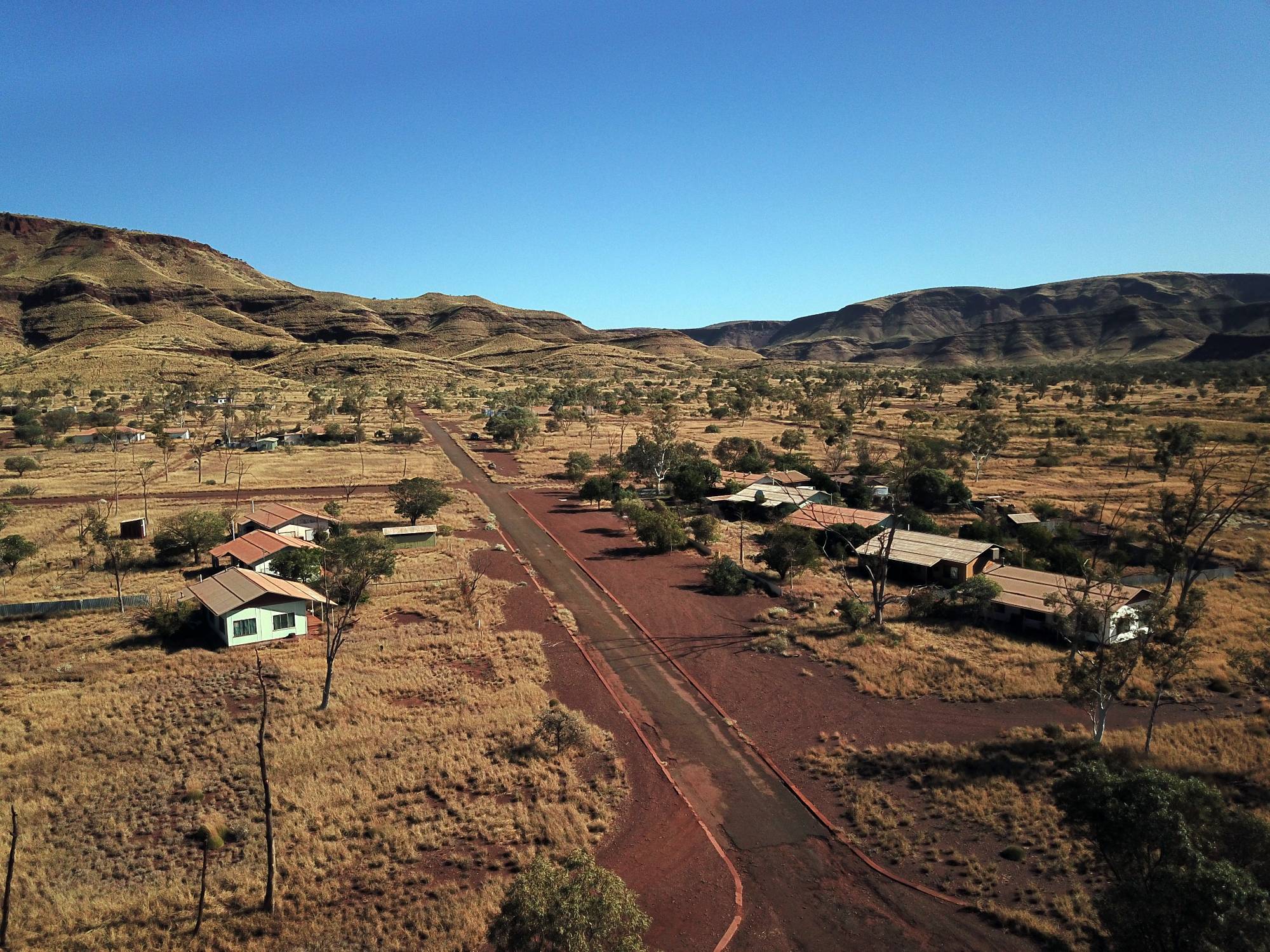 Memories of Wittenoom, a once-thriving but asbestos-riddled town that ...