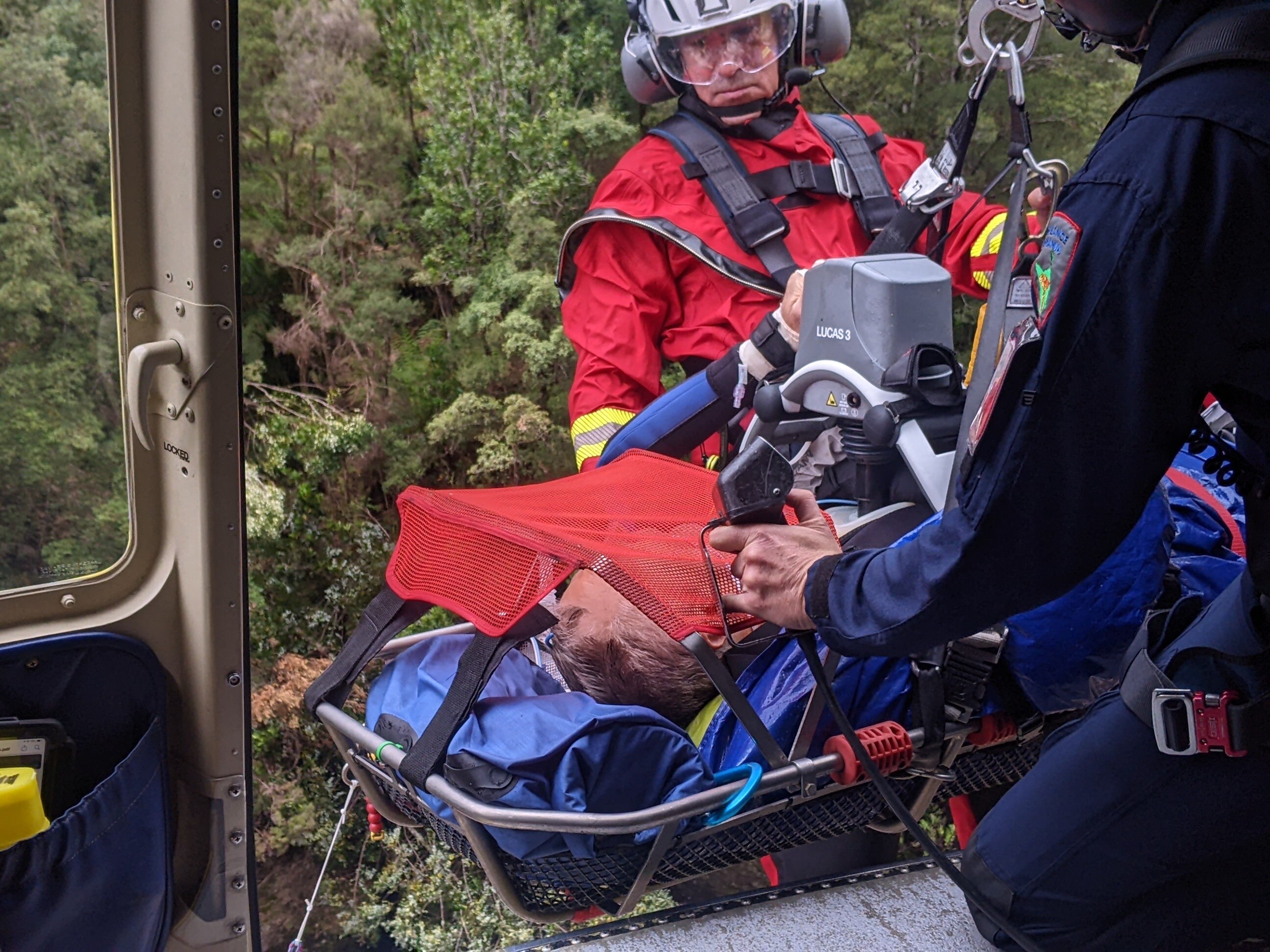 Franklin River rescue doctor receives Lithuanian award for saving ...