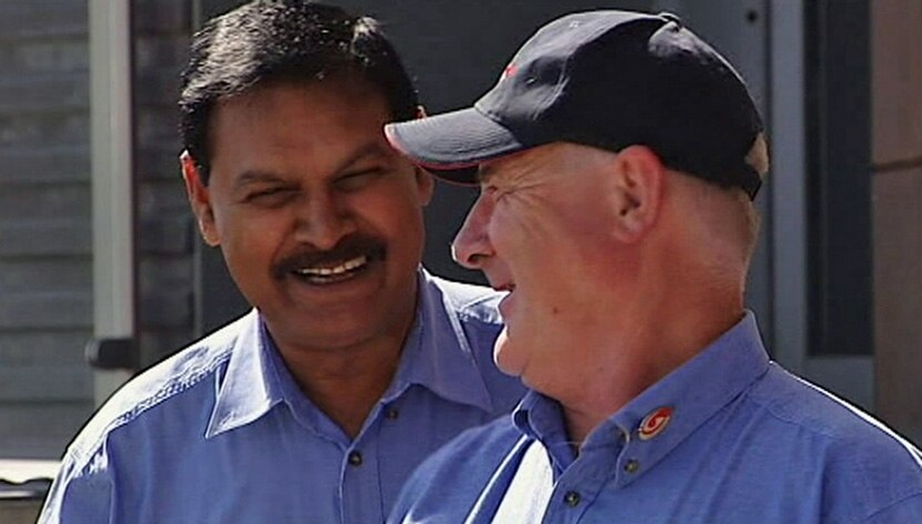 Bus company owner gives hundreds of bonuses - ABC News