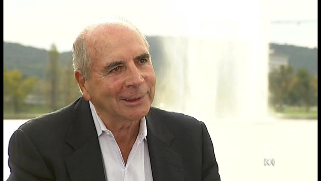 Former RBA governor backs push for rate cut - ABC News