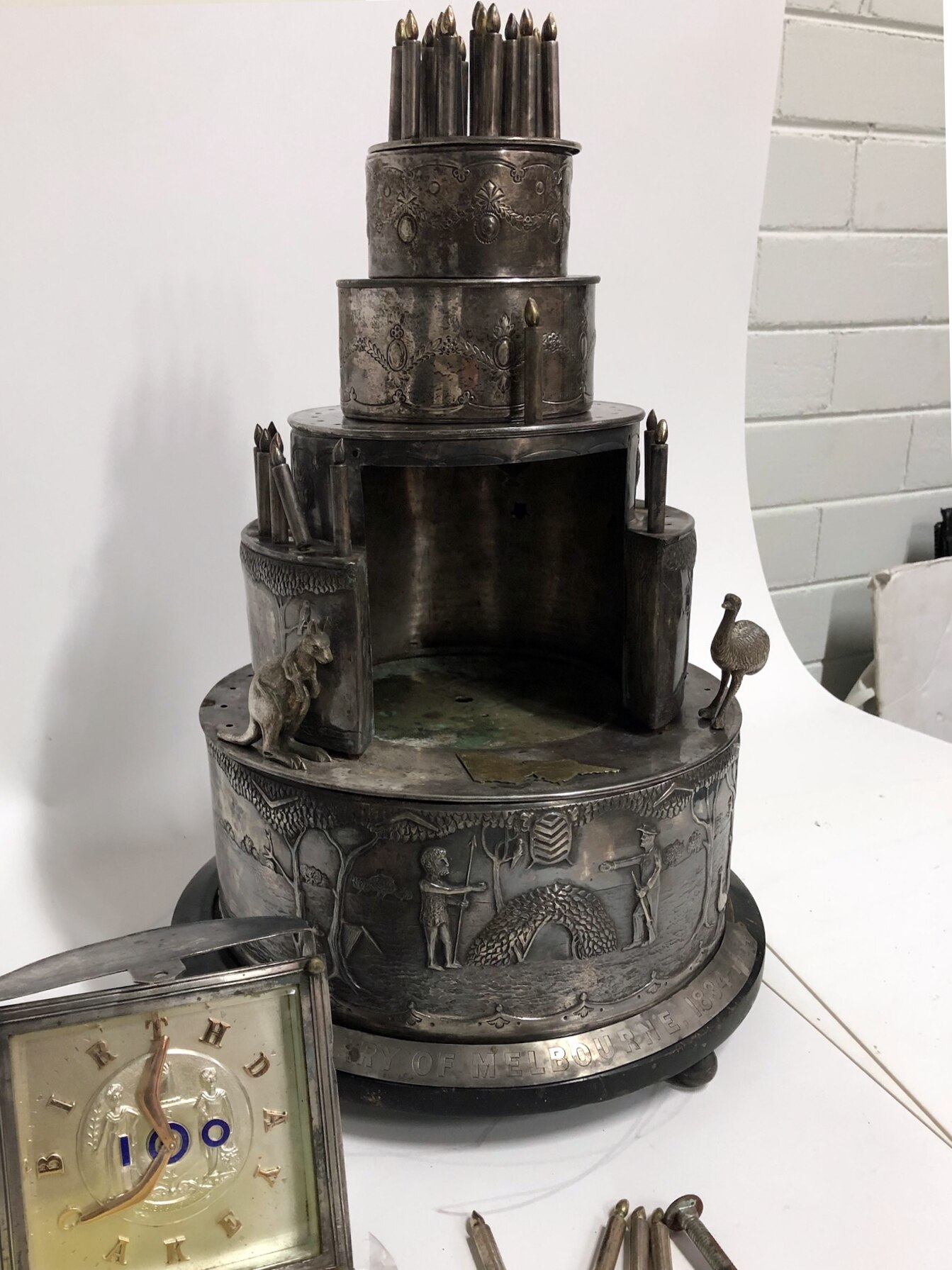 Historic birthday cake clock found in garden shed clean-out worth $48k ...