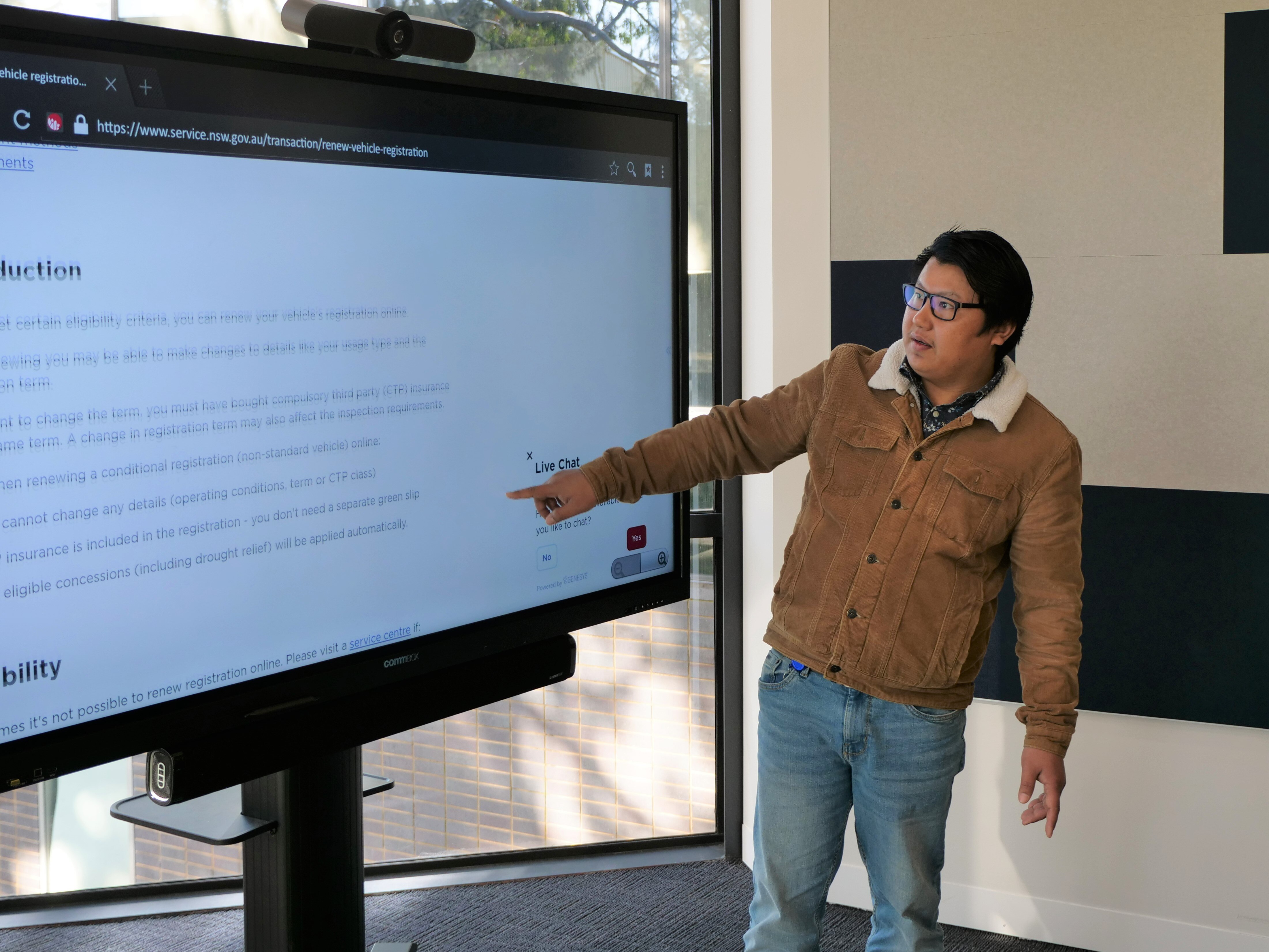 Burmese migrant steps in as digital literacy gap leaves people exposed ...