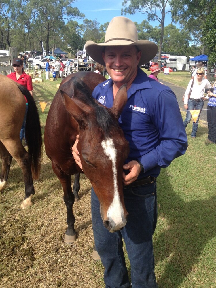 Horseman entertainer Guy McLean returns home to Australia - ABC News