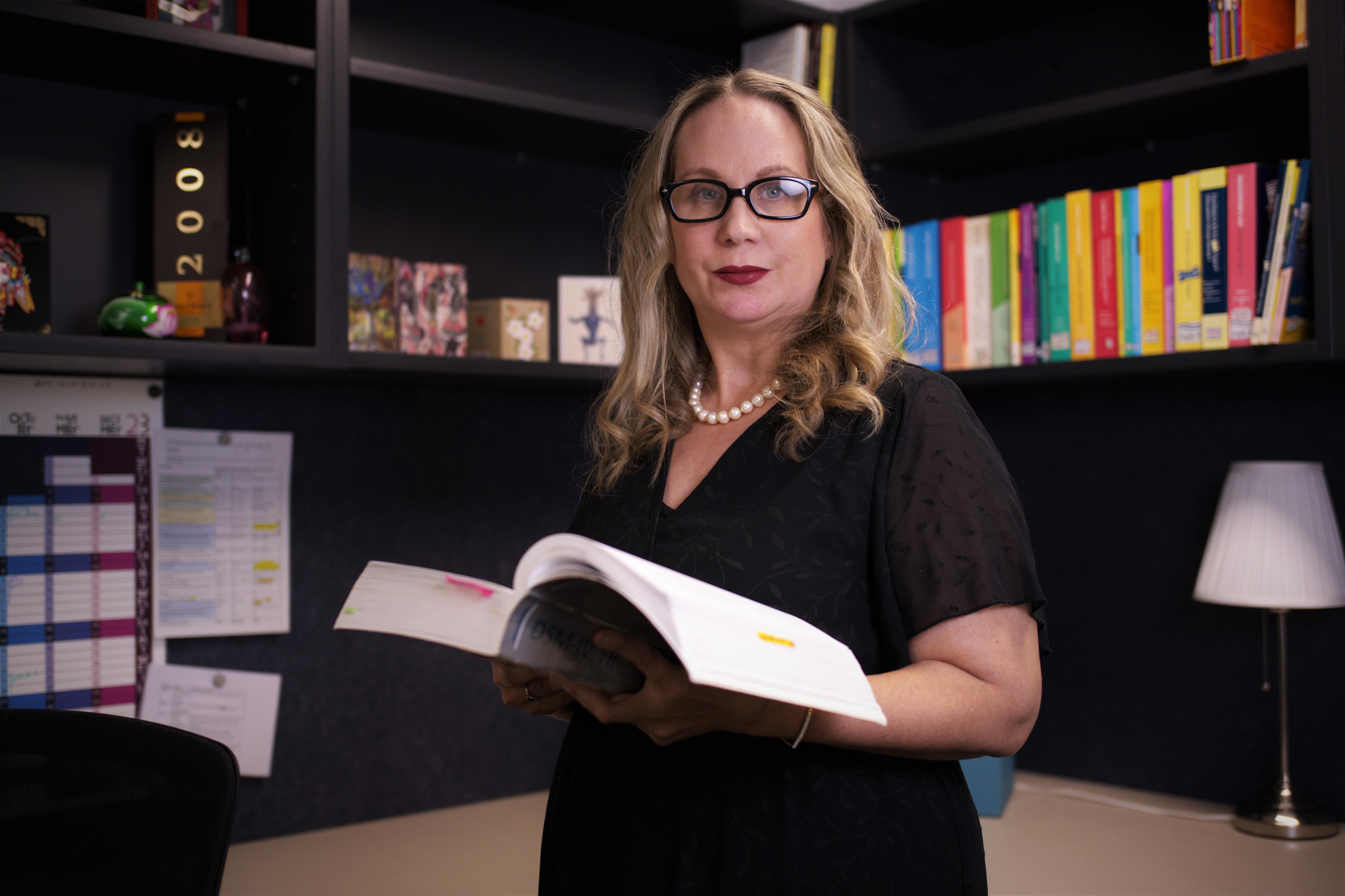 Queensland premier says government shouldn't tell parents how to ...