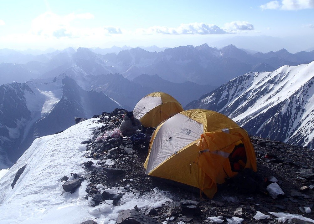 Aussie climber scales Afghanistan's highest peak - ABC News