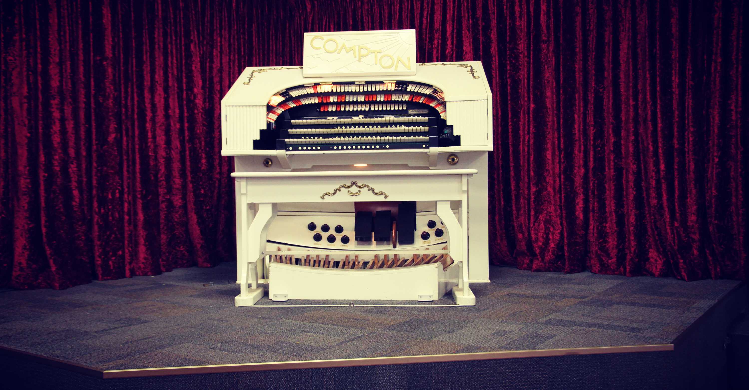 The Compton Theatre Organ and the glory of cinema - ABC News