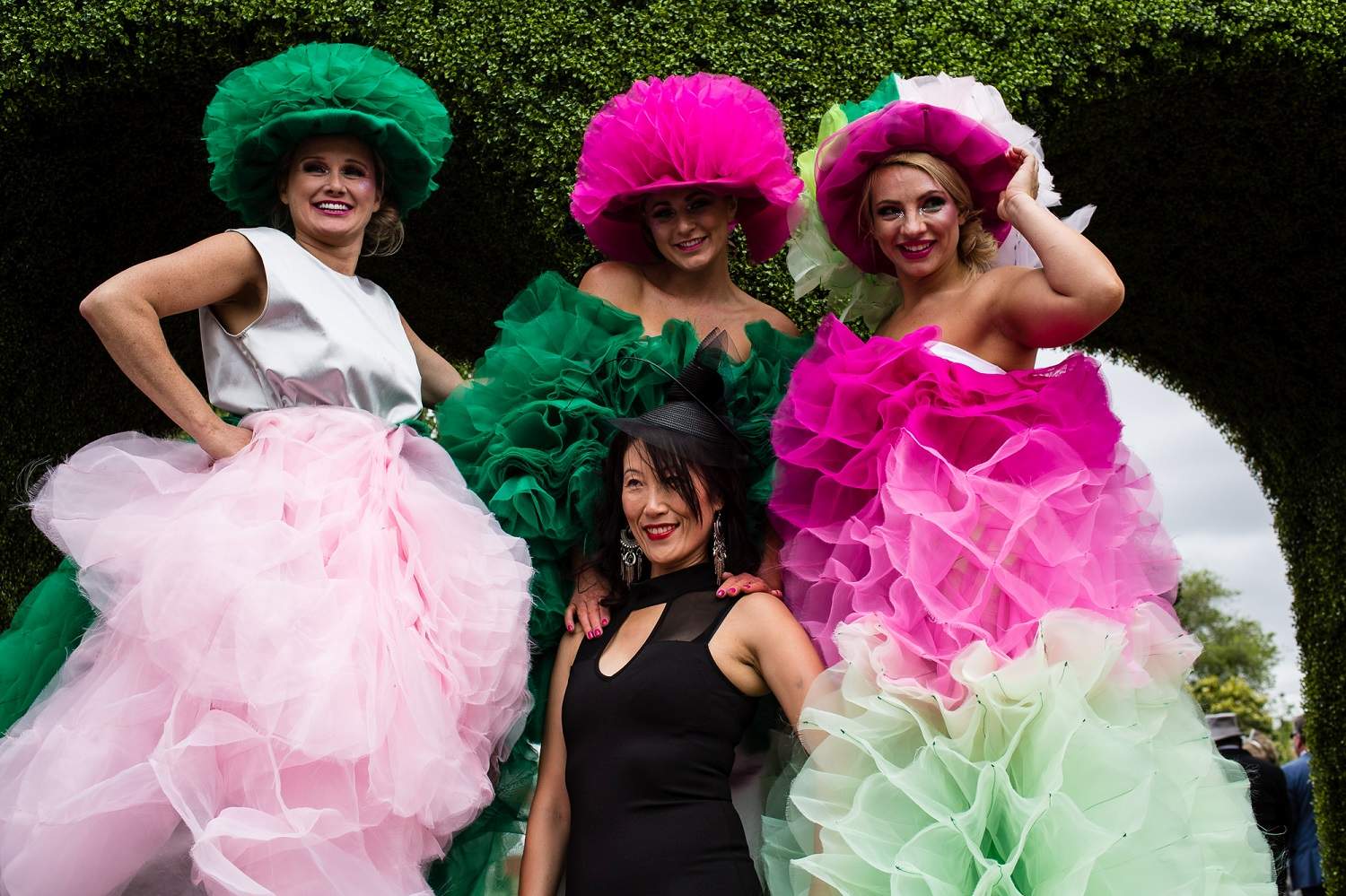 Melbourne Cup fashions dominate the field at Flemington - ABC News