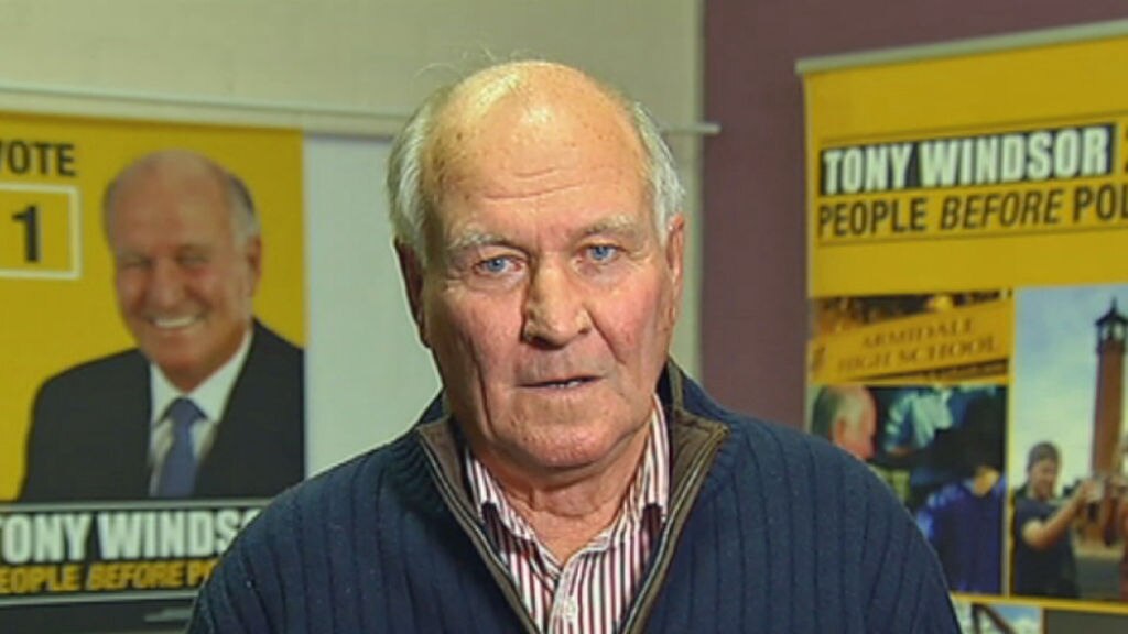 Tony Windsor speaks with Leigh Sales - ABC News