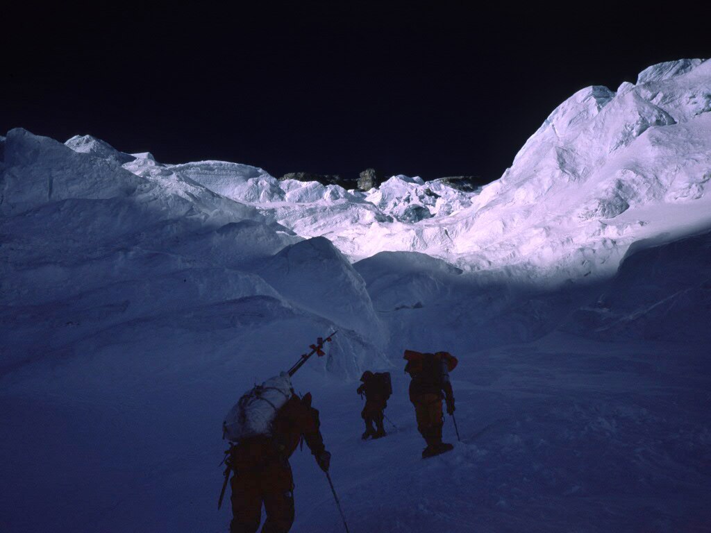 Andrew Lock's tale of death and survival high in the Himalayas - ABC News