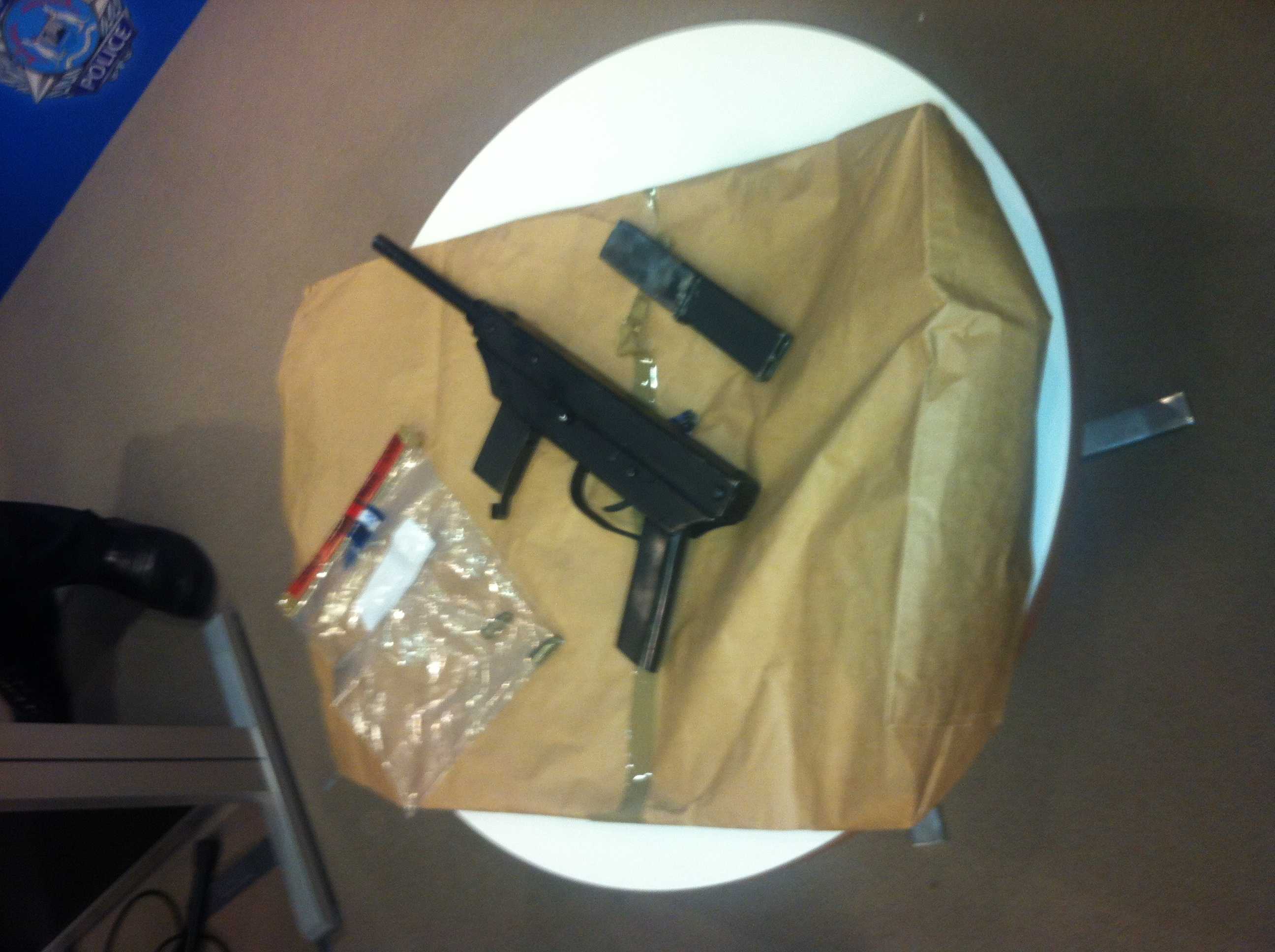 Police seize sub machine gun from bikie property - ABC News