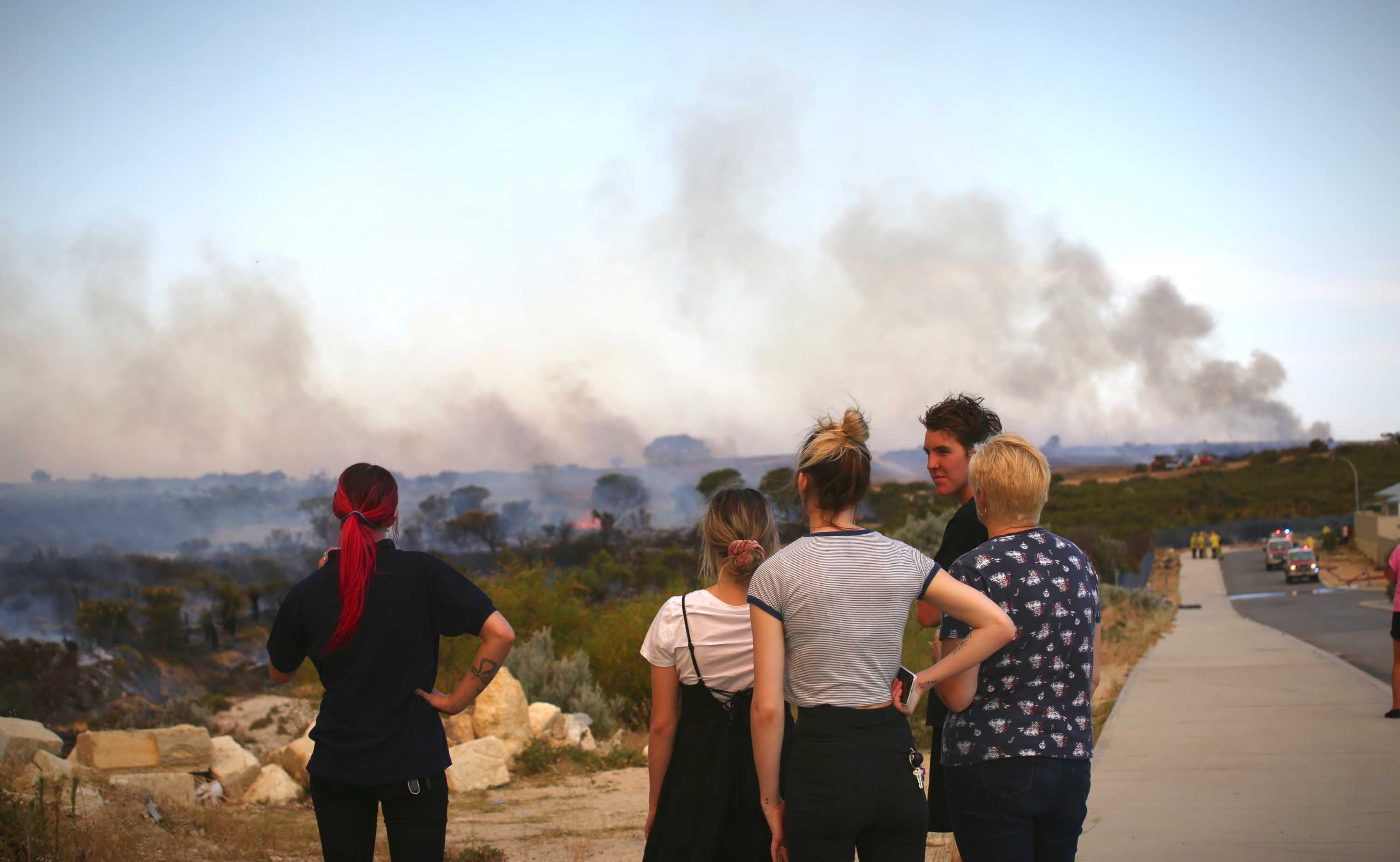 Perth bushfire emergency continues as firefighters spend a fourth day ...