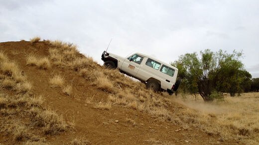 Beach erosion prompts warning to four wheel drive enthusiasts - ABC News