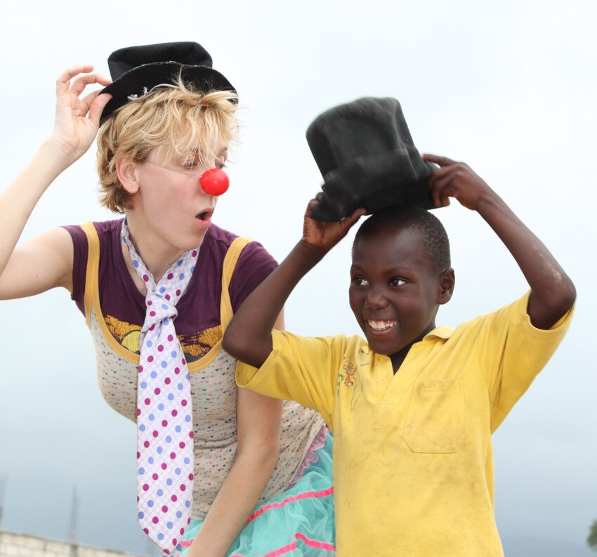 Clowns bring laughter to crisis zones - ABC News