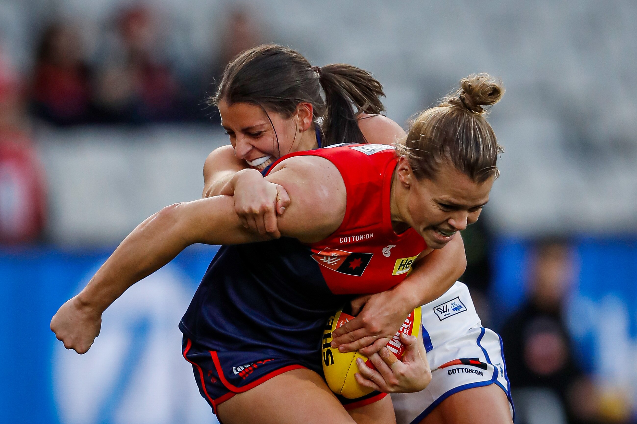 Melbourne hangs on to edge Kangaroos by two points in tense AFLW ...