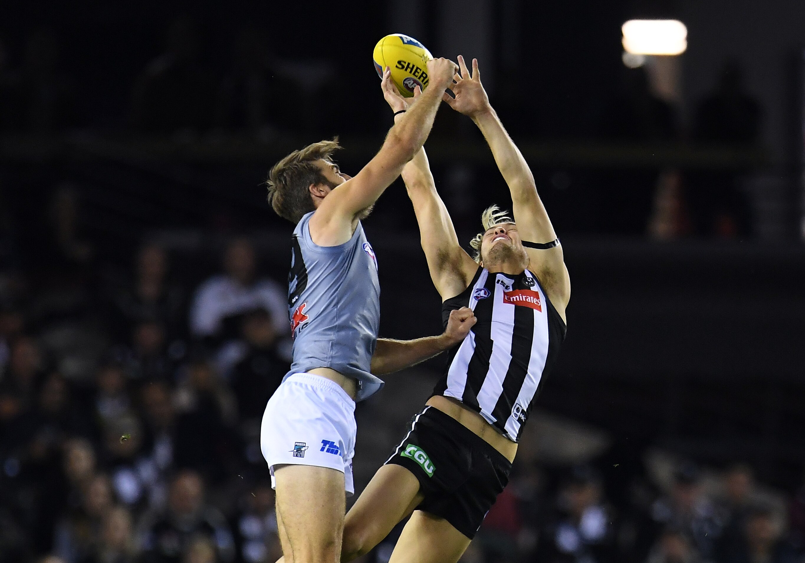 Collingwood Magpies defeat Port Adelaide Power by 39 points in AFL ...