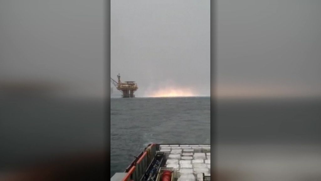 Fire boats try to contain subaquatic fireball in the Gulf of Mexico ...