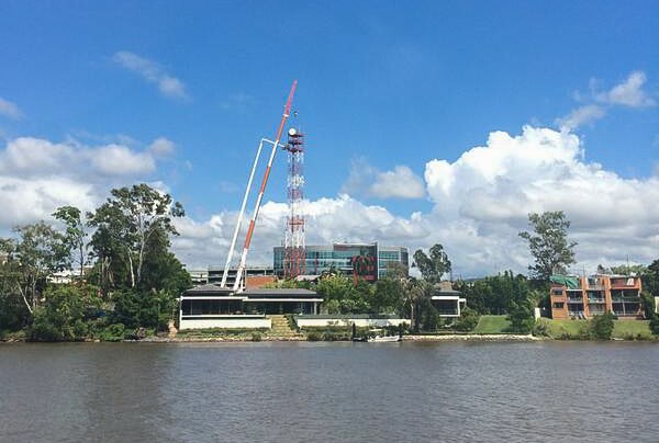 ABC radio tower in Toowong leaves Brisbane skyline - ABC News