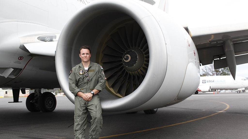 RAAF shows off surveillance plane in Tasmania - ABC News