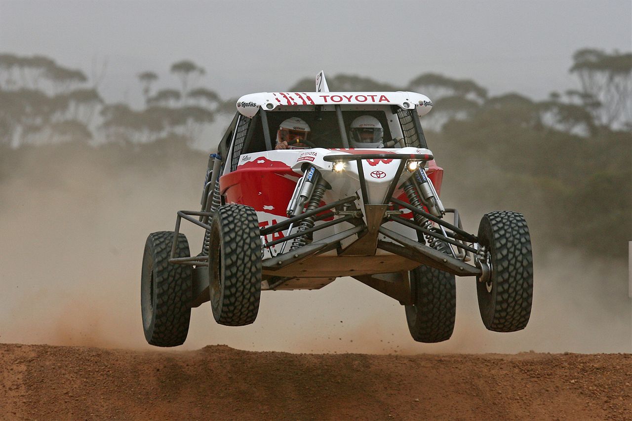 Riders gear up for Finke desert classic - ABC News